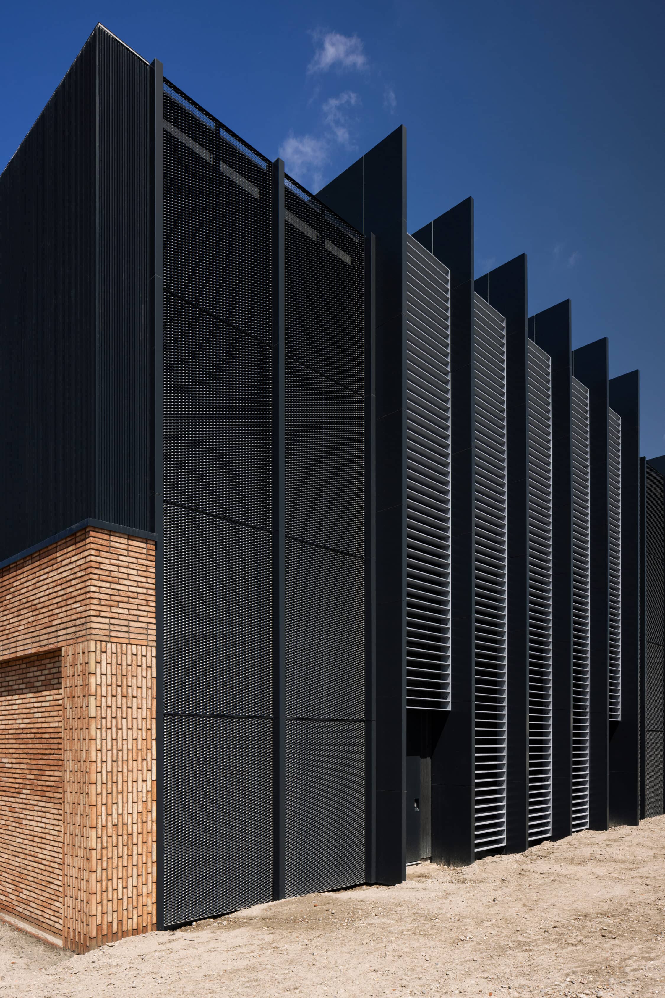 Gevel industrieel gebouw in Amsterdam | Metadecor