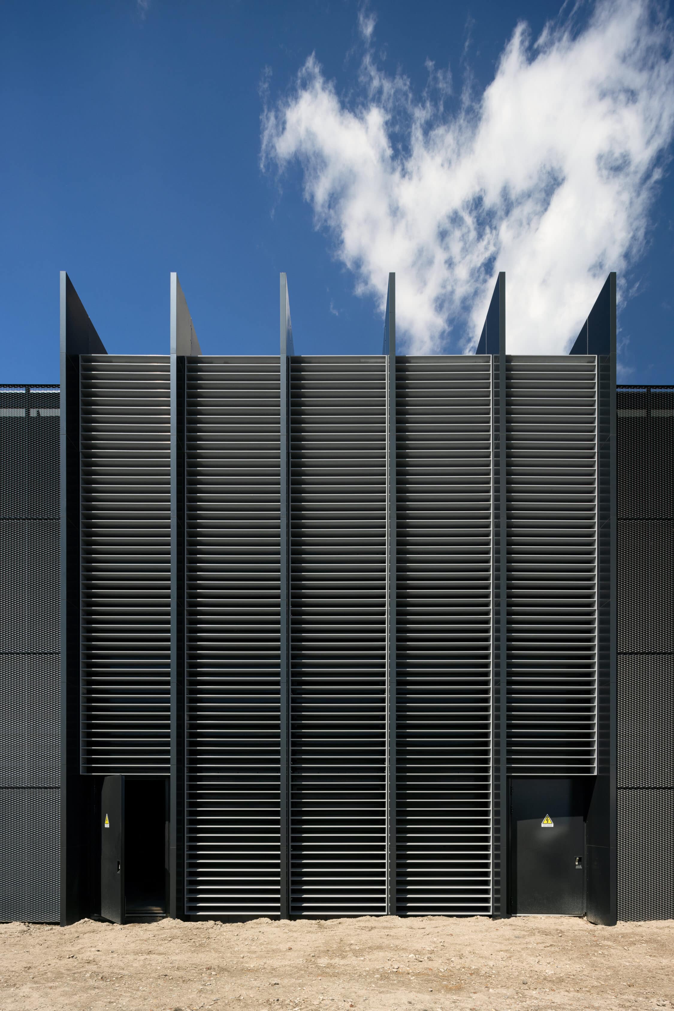 Gevel industrieel gebouw in Amsterdam | Metadecor